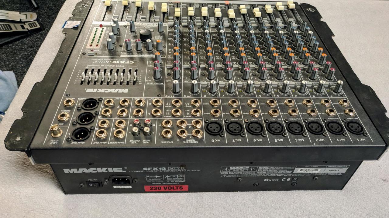Mackie CFX 12 mk II
