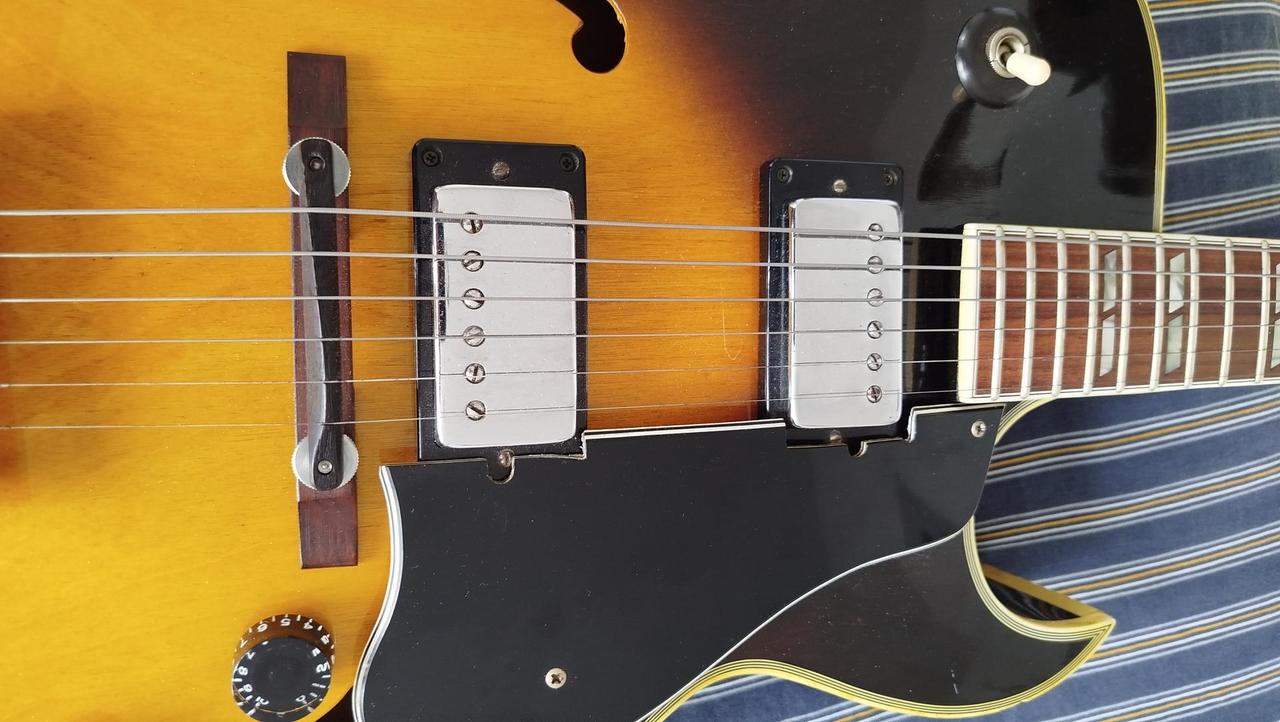 NABÍZÍM ASAMA Archtop model JOE PASS v,s Gibson 175D