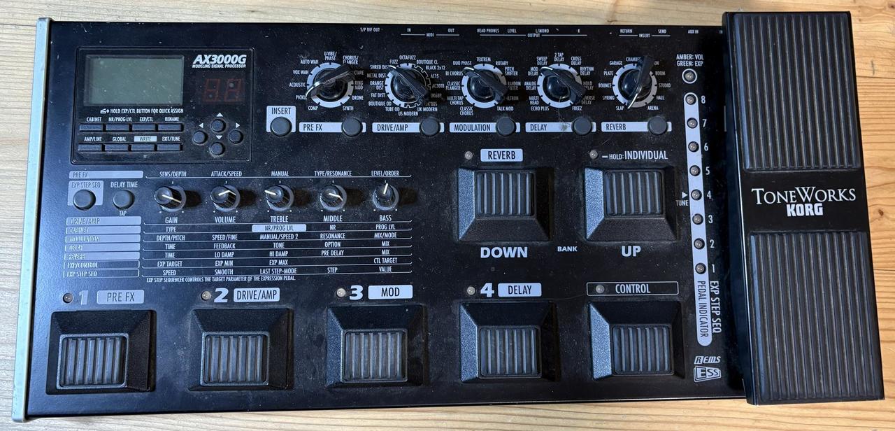 NABÍZÍM Korg AX3000G Multi efekt