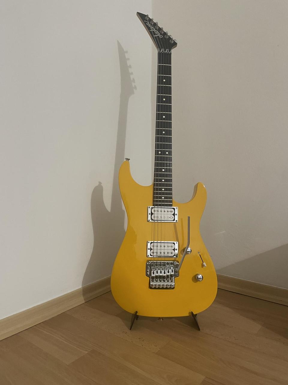 NABÍZÍM Jackson Dinky JS-30, r.v. 2004