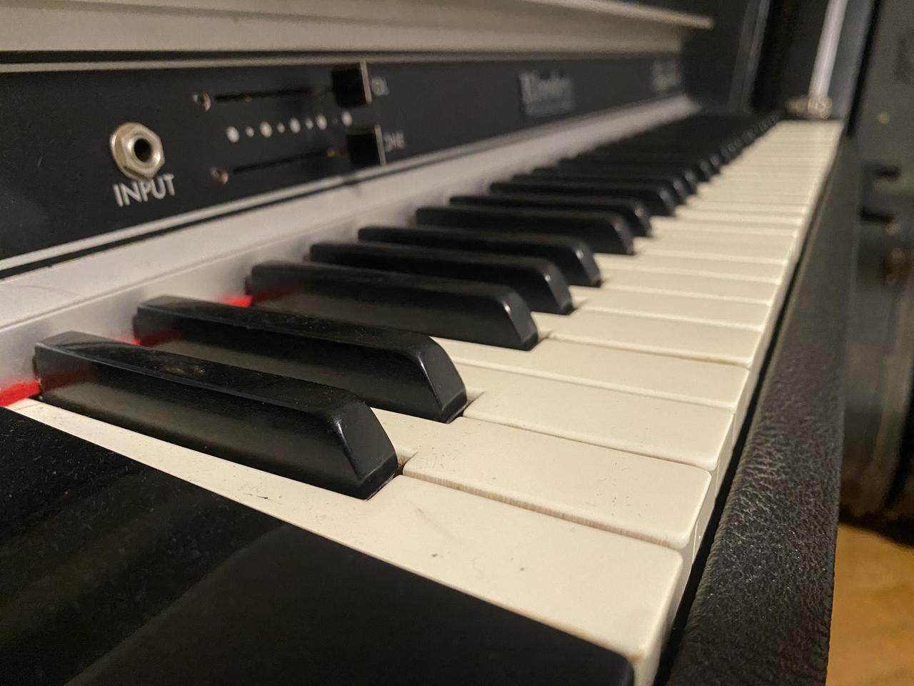 NABÍZÍM Vintage Rhodes Piano Mark 2. 54 Stage Model