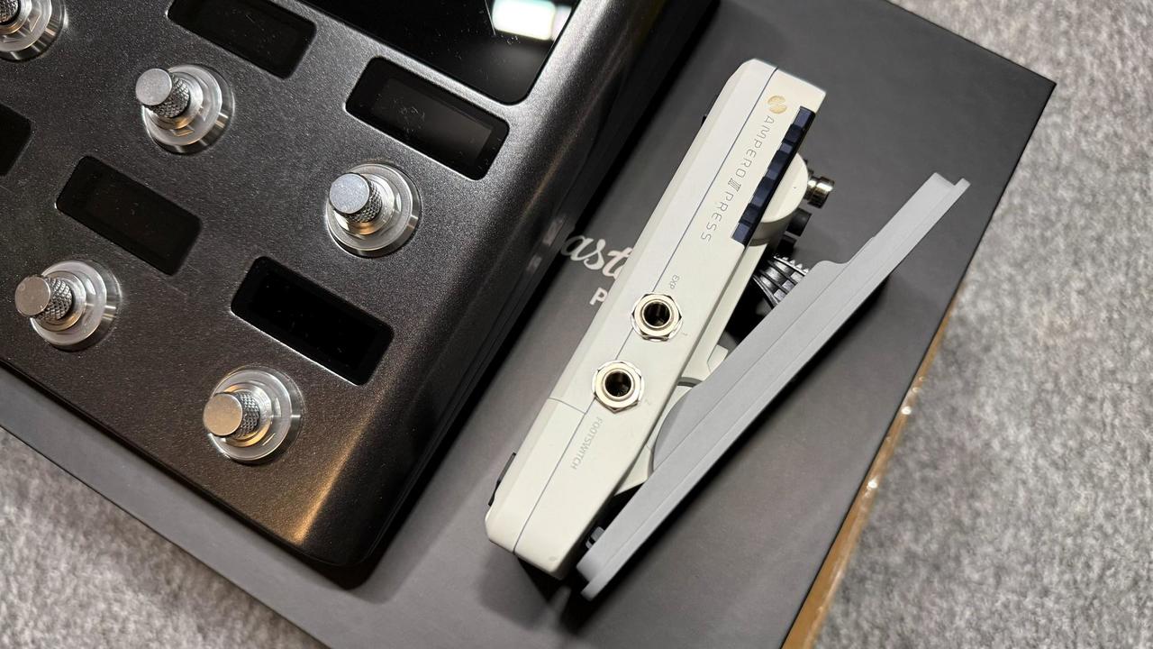 NABÍZÍM Fender Tone Master Pro + Hard Case + Pedál