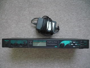 ZOOM 9150 VALVE - lampový + solid-state preamp