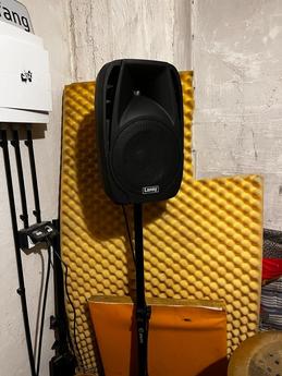 NABÍZÍM Laney AH2500D + stojany